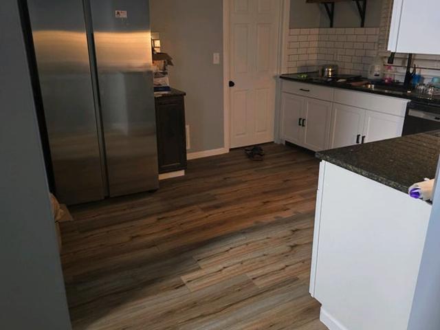 1 room in a 3 bedroom house