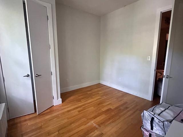 1 room in a large Bushwick apartment