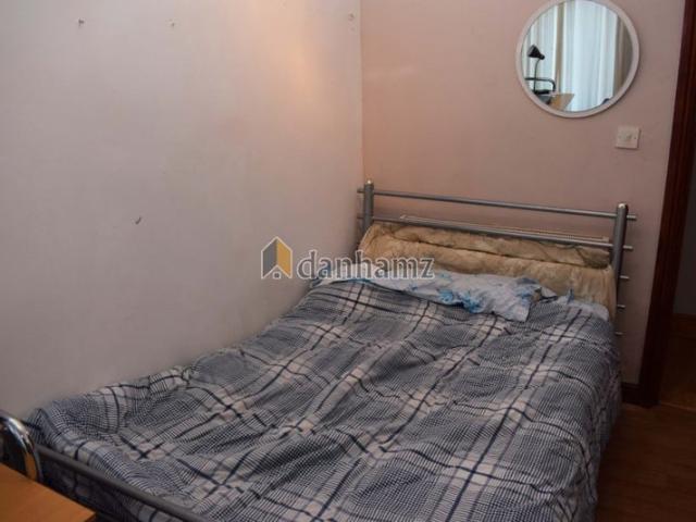 1 Room is Available at Woodsley road LS3 1DT