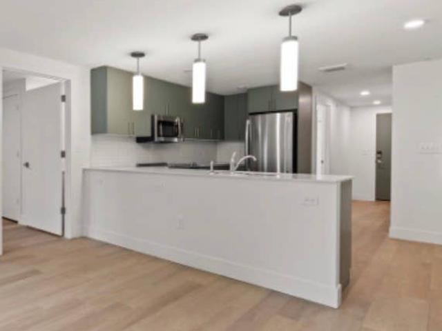 1 Room Sublease at Ivy Apartments