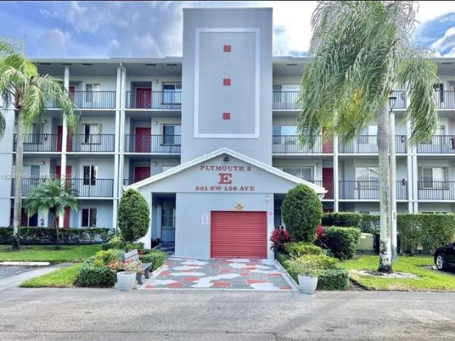 1 room w/ BR $800/month Pembroke Pines