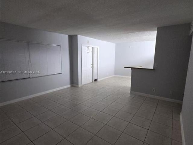 1 room with a private bathroom in 2 bed apartment