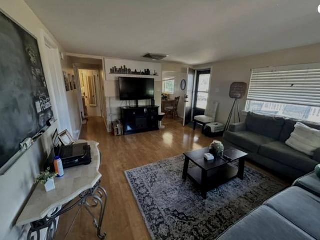 1 Roommate Wanted IN GOLDEN | $850/month | Move in August 1