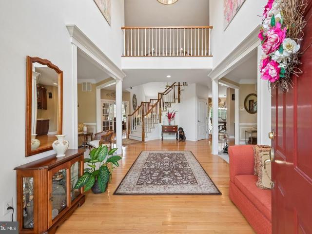 1 Rolling Glen Court