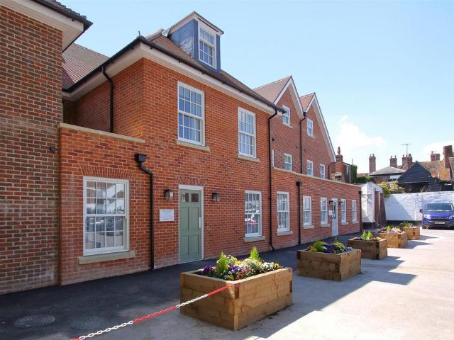 1 St John Street, Salisbury 1 bed flat to rent £4,333 pcm £1,000 pw