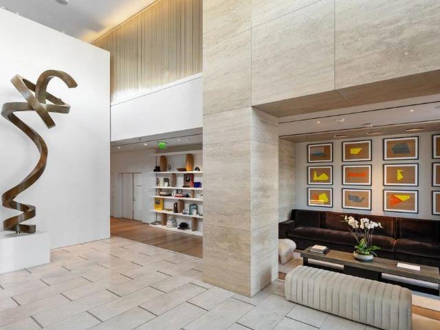 1 Steuart Lane 702