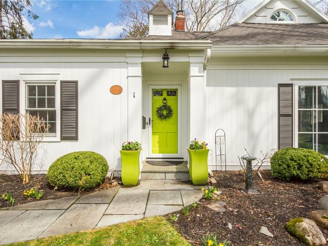 1 Stonegate Ln, Pittsford, NY 14534 | Compass