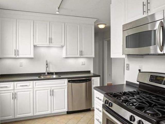 1 Strawberry Hill Ct #10C, Stamford, CT 06902 in Stamford, Connecticut