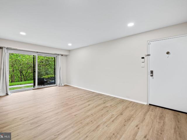 1 Summit Hill Ct, Unit T2, Catonsville, MD 21228 | MLS #MDBC2161