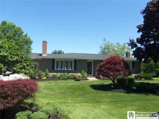 1 SUNSET DR, FREDONIA, NY 14063 Single Family Residence For Sa.