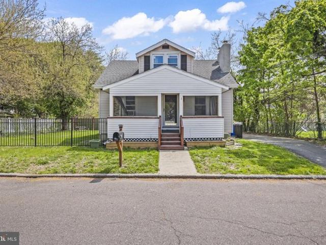 1 Sussex St, Ewing, NJ 08638