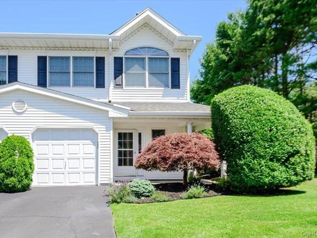 1 S Country Cmn, West Islip, NY 11795