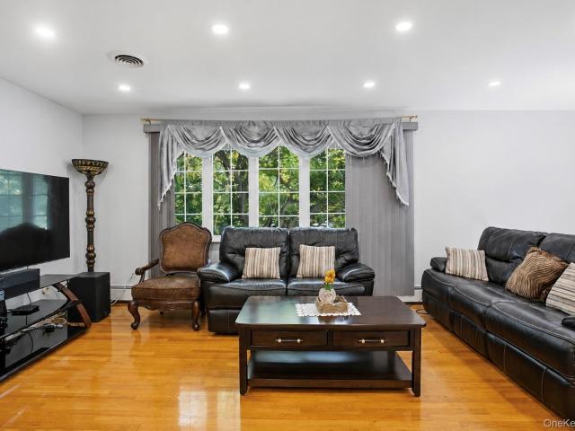 1 Saddle Lane