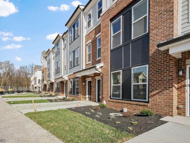 1 Sadie Cir # 1104