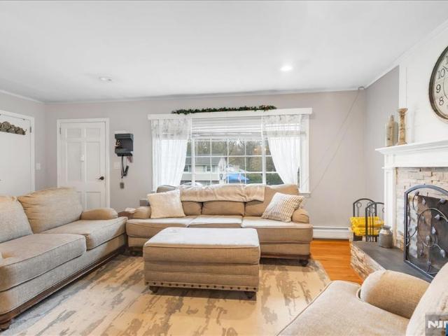 1 Sanders Court