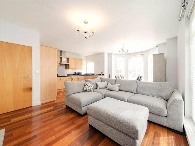 1, Sandringham House, 501 Harrogate Road, Leeds, West Yorkshire, LS17 7FH