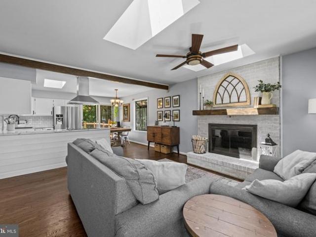 1 Sanibel Captiva Ln, Severn, MD 21144