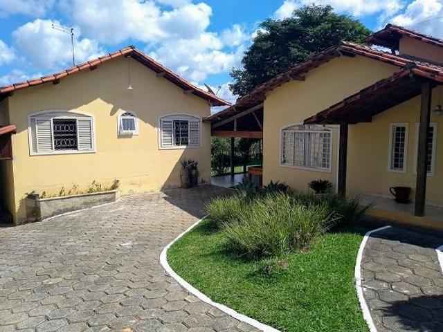 1ª seção no Vale do Ouro 3 salas piscina