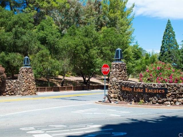 1 Shady Lane Dr, Morgan Hill, CA 95037