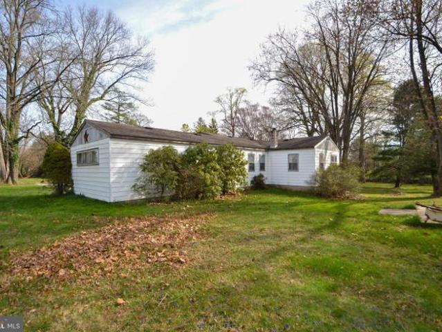 1 Shirley Ave, Reisterstown, MD 21136