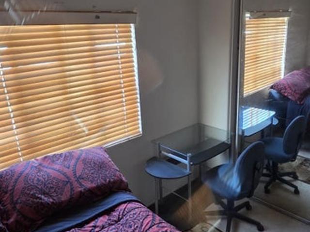 1 single room with dedicated bathroom
