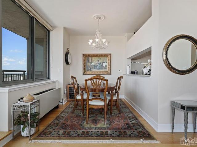 1 Spring Street 2105