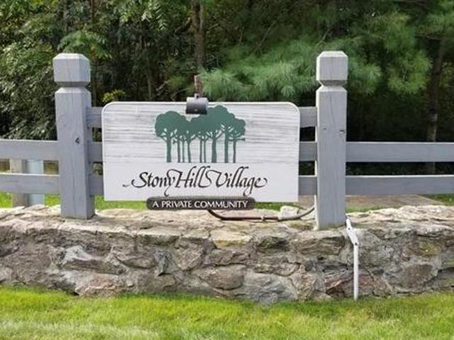 1 Tulip Tree Cir #68, Brookfield, CT 06804