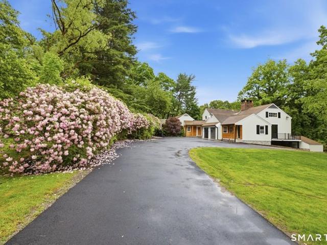 1 Tulip Tree Ln, Norwalk, CT 06851
