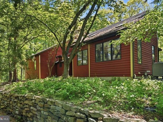 1 Turnberry Way, New Hope, PA 18938