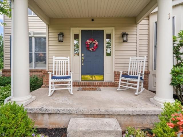1 Tanager Dr