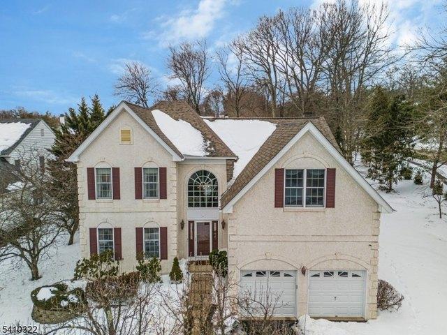 1 Tartan Dr, Bernards Twp, NJ 07920