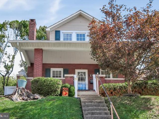 1 Terrace Hts, Glen Rock, PA 17327