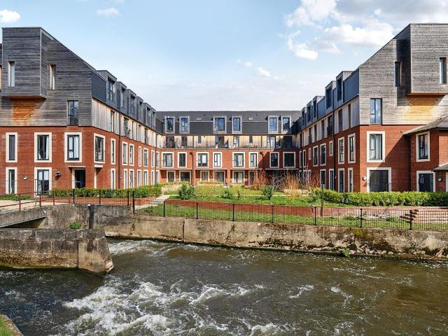1 Thackeray Lane, Godalming GU7, 2 bed flat to rent, £1,895 pcm | PrimeLocation