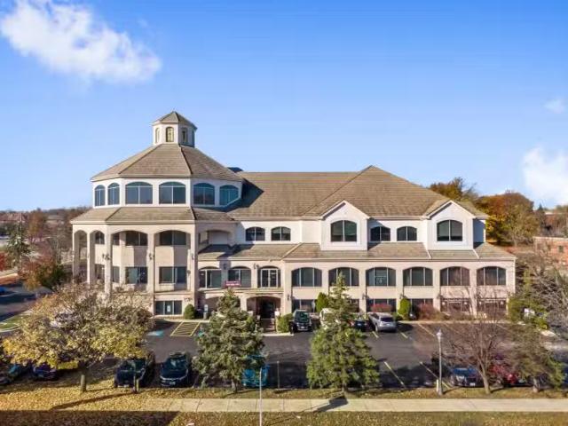 1 Tiffany Point #300 PENTHOUSE, Bloomingdale, IL 60108 MLS 1.