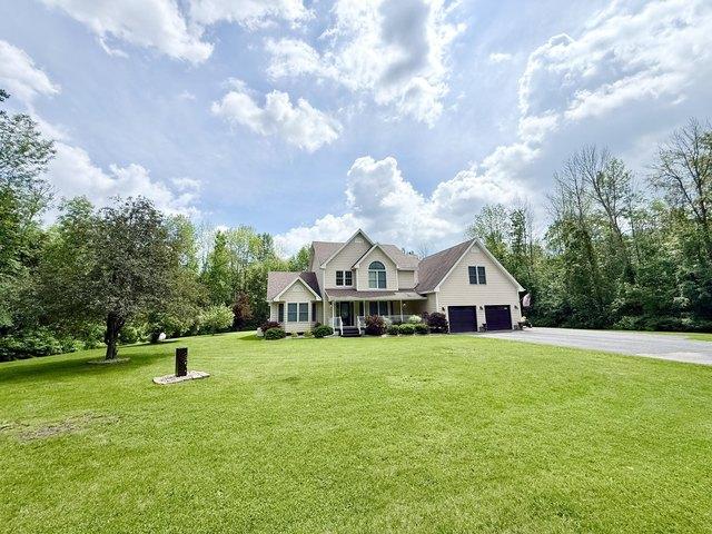 1 Timberline Dr, Morrisonville, NY 12962