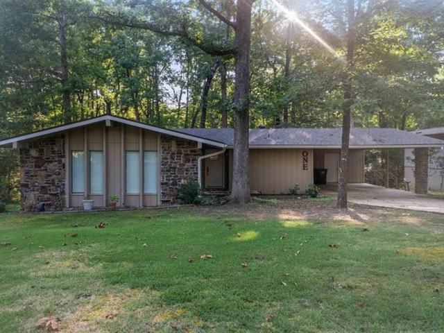 1 Torres Pl, Hot Springs Village, AR 71909