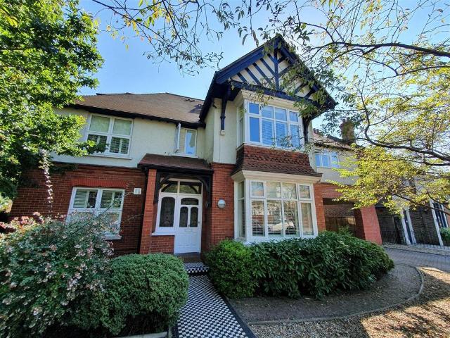 1 Tower Road, Tadworth 1 bed flat to rent £1,450 pcm £335 pw