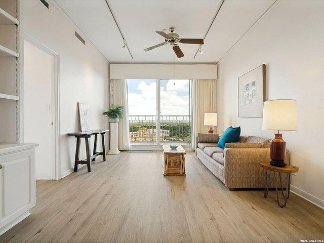 1 Towers Park Ln Apt 2207, San Antonio, TX 78209