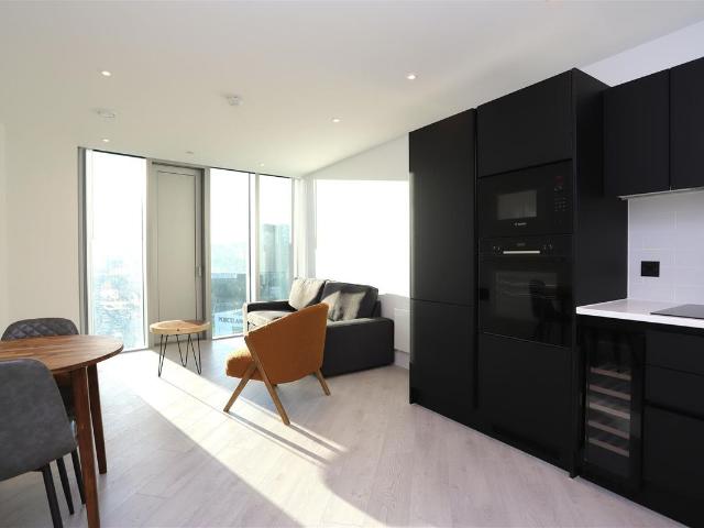 1 Trinity Way, Manchester M3, 1 bed flat to rent, £1,350 pcm | PrimeLocation