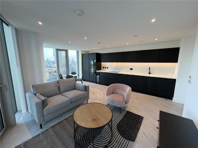 1 Trinity Way, Manchester, M3 2 bed apartment to rent £1,900 pcm £438 pw