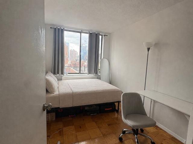 1 true bed for rent in a 2bed 1ba in Hell's Kitche