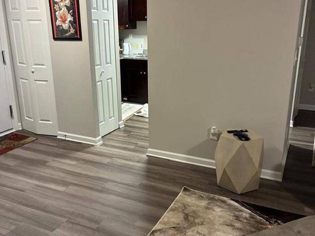 1 unfinished Rm w/private bathroom