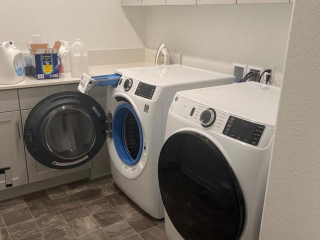 1 unfurnished room for rent in new townhome
