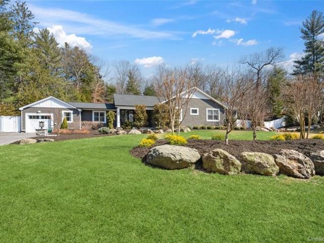1 Valley Ave, Smithtown, NY 11787
