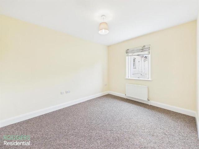 1 Victoria Close, Belfast, BT4 1PF