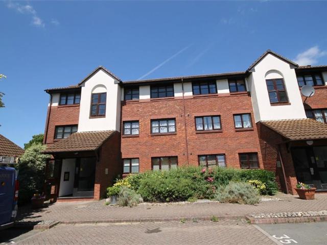 1 Violet Close, WALLINGTON 2 bed apartment to rent £1,750 pcm £404 pw