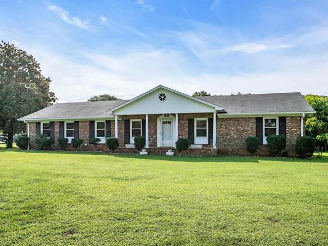 1 Vine Hill Rd, Greenville, SC 29607