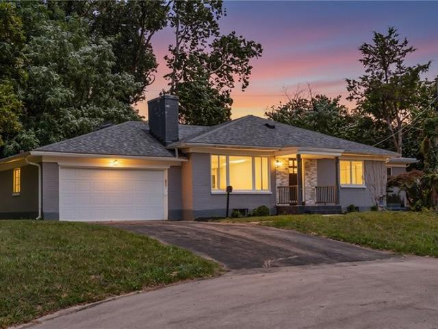 1 Wyngate Dr, Kettering, OH 45429