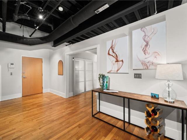 1 W 5Th Street #204