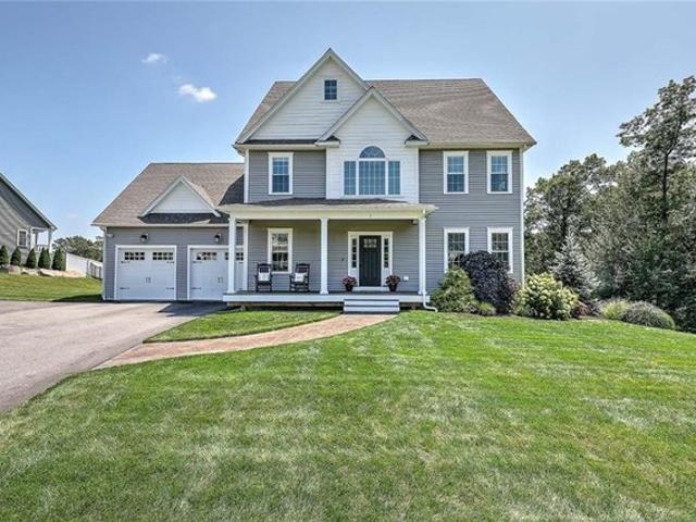 1 W Farm Rd, Smithfield, RI 02917